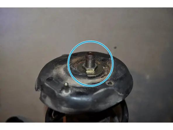 Changer les amortisseurs avant - C3 Pluriel