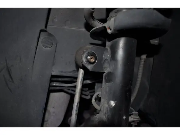 Changer les biellettes de barre stabilisatrice - C3 Pluriel