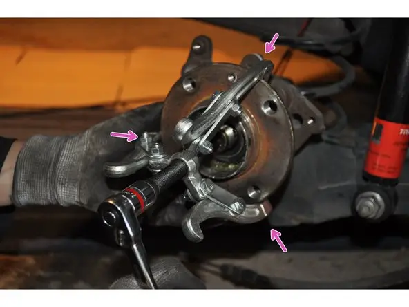 Changer les moyeux arrière C3 - C3 Pluriel