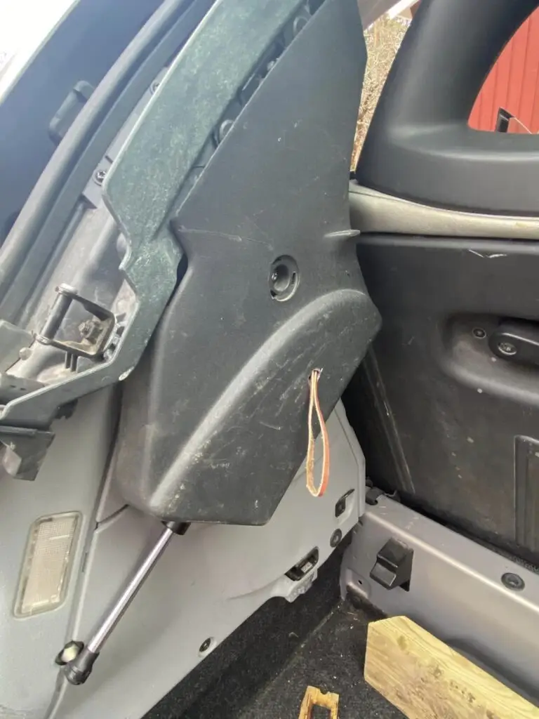 13 actions comment dépanner le coffre du C3 Pluriel - C3 Pluriel