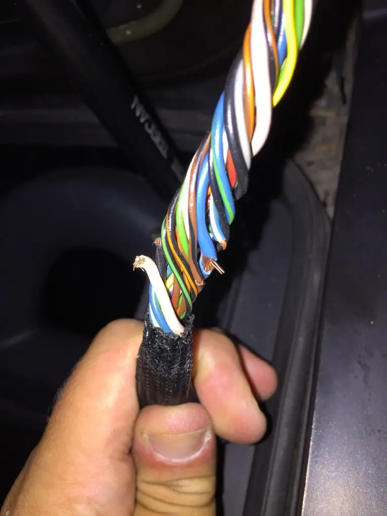 13 actions comment dépanner le coffre du C3 Pluriel - C3 Pluriel